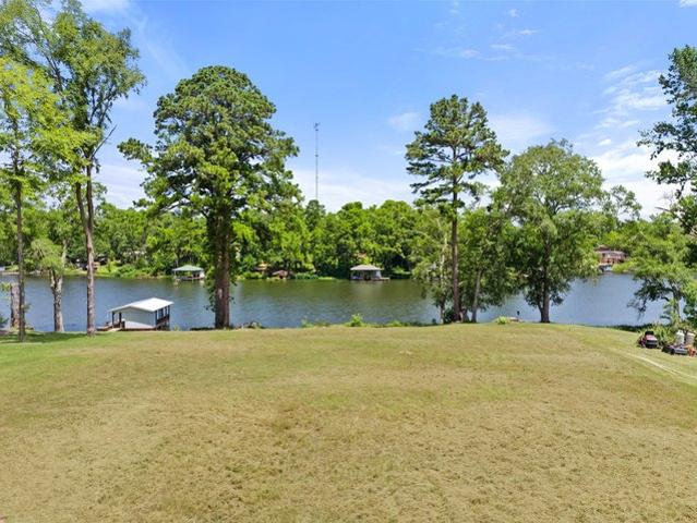 19921 Southside Cir, Winona, TX 75792