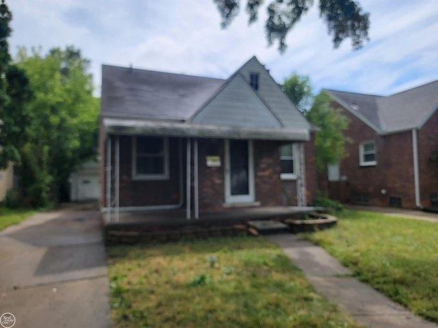 19928 Washtenaw St, Harper Woods, MI 48225