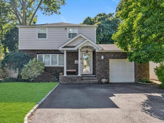 1992 Merrick Ave, Merrick, NY 11566
