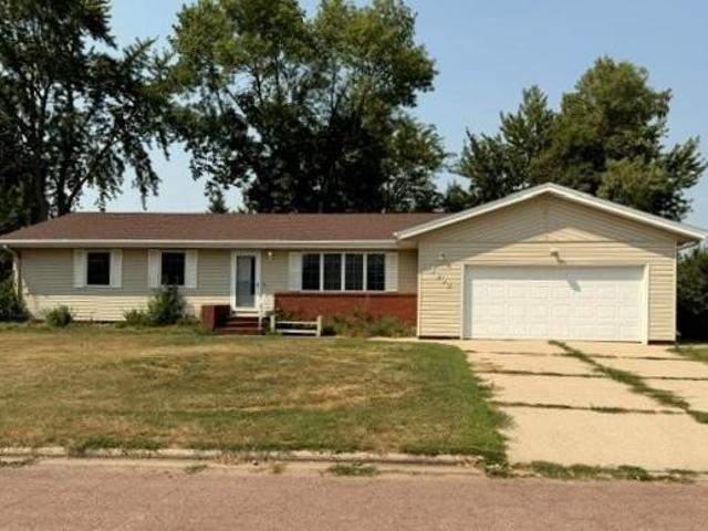 1992 Great Bend Blvd, Windom, MN 56101