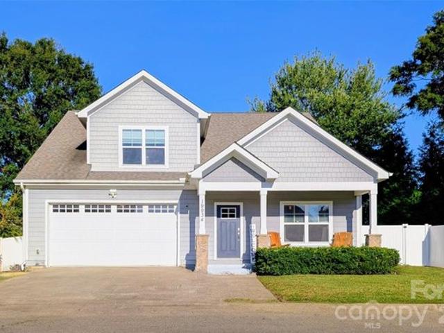 19934 Walter Henderson Rd, Cornelius, NC 28031
