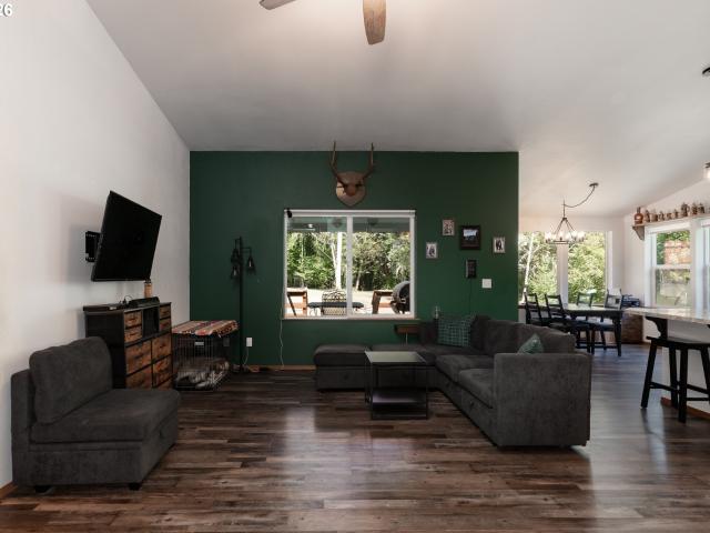 19934 beaver falls rd