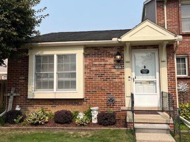 19936 N Great Oaks Cir Unit J, Clinton Township, MI 48036