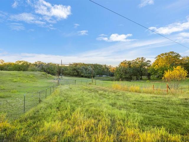 199 Cheyenne Trl, Springtown, TX 76082