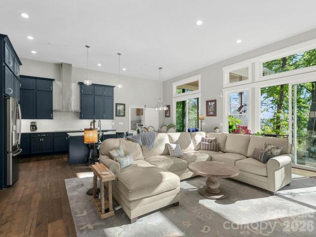 199 Garnet Way, Hendersonville, NC 28791 | MLS #4372