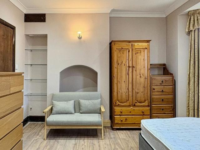 199 Gunnersbury Lane, London W3, Studio to rent, £1,250 pcm | PrimeLocation