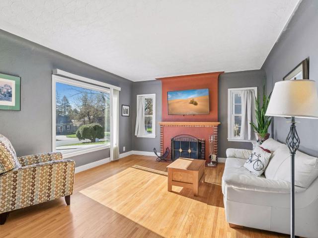 199 Ferndale St, Maplewood, MN 55119 | MLS #7058 | Compass