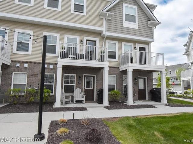 199 Katie Ln, Brighton, MI 48116