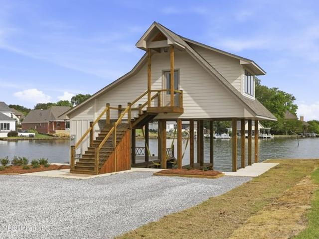 199 Harbor View Dr, Madison, MS 39110