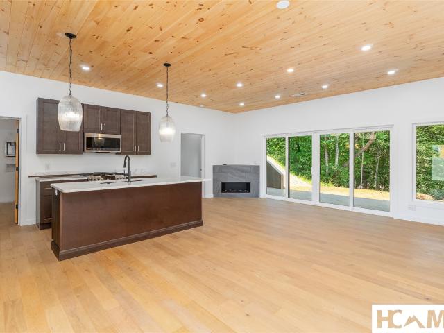 199 Mountain Laurel Ridge 2