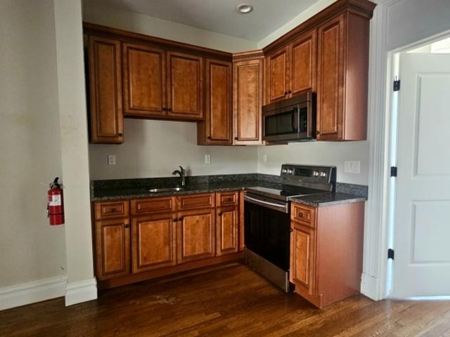 199 Main St # 7
