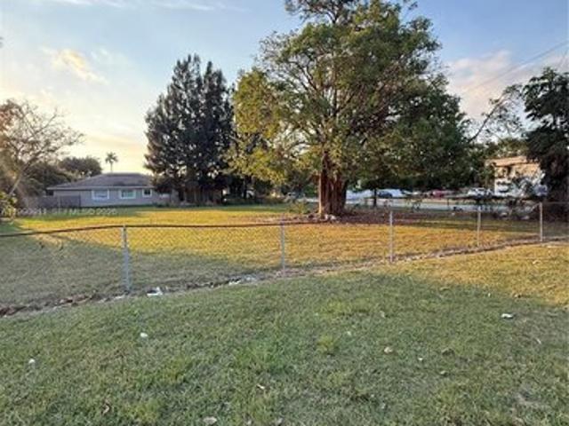 199 NE 9th St, Homestead, FL 33030