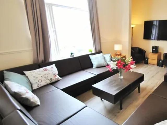 199 Slade Lane, Manchester, M19 2AE, United Kingdom | 10 bed house for rent #165459099 | Rentberry