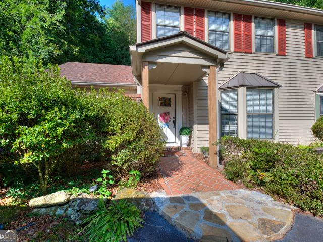 199 Stornoway Drive 1
