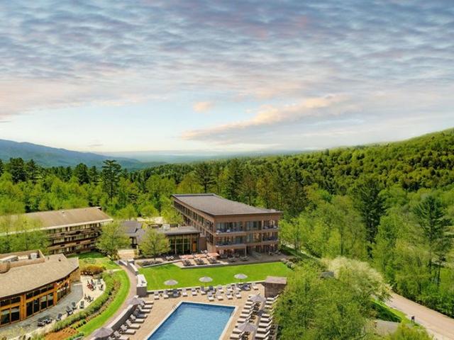199 Topnotch Dr, Stowe, VT 05672