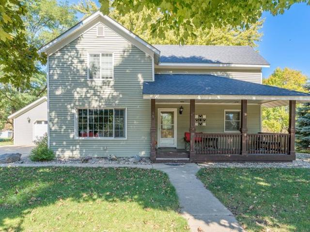 19 8th Ave, Minnesota Lake, MN 56068