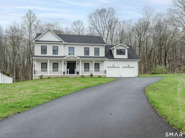 19 Tamarack Ln, Guilford, CT 06437