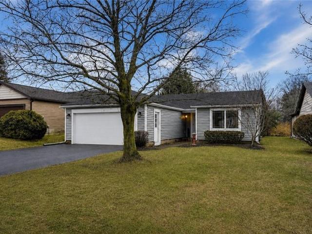 19 Tall Tree Dr, Penfield, NY 14526
