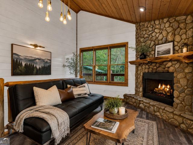 19 The Forest Road