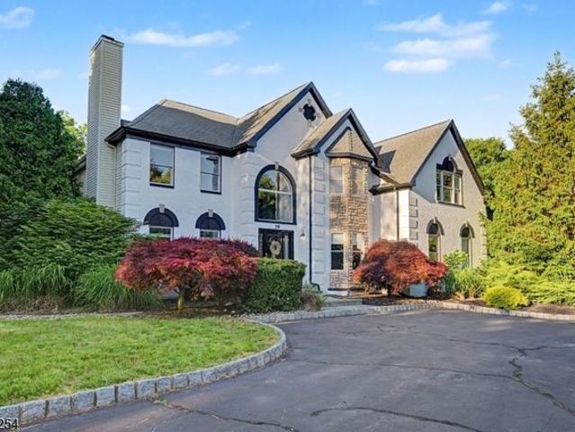 19 Trout Brook Ln, Randolph, NJ 07945