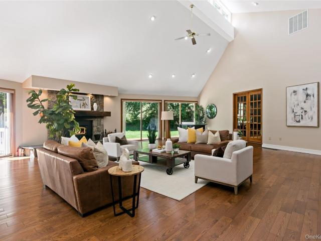19 Twin Bridges Road