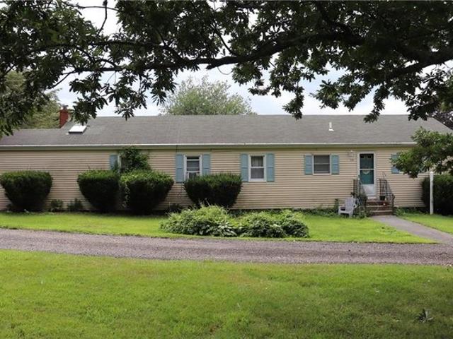 19 Vincent St, Middletown, RI 02842