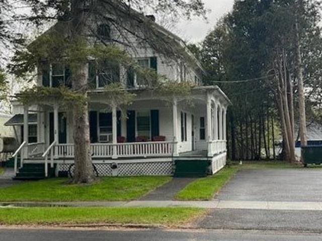 19 Vine St, Keeseville, NY 12944