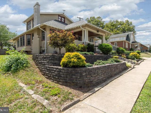 19 W Magnolia Avenue