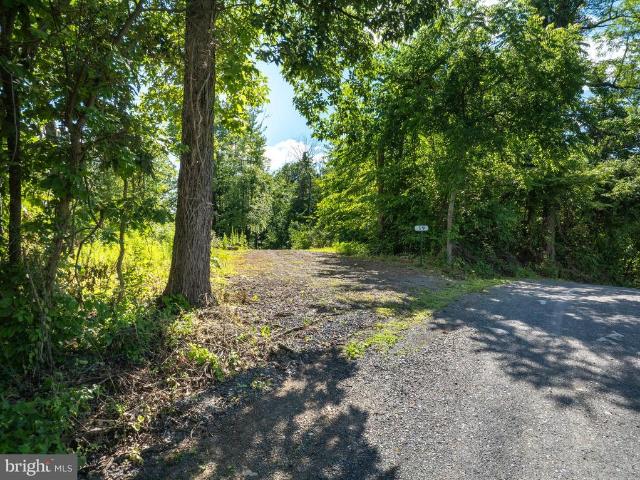 19 W Mountain Road