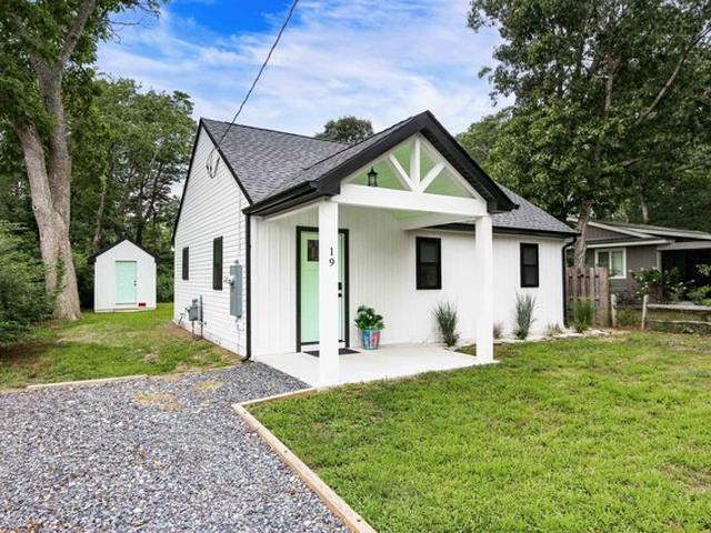 19 W Hereford Ave, Cape May Court House, NJ 08210