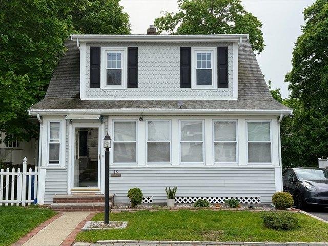 19 Wakefield Ave, Wakefield, MA 01880