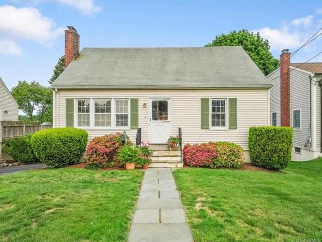 19 Walter Ave, Norwalk, CT 06851
