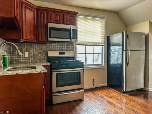 19 Walnut Ter