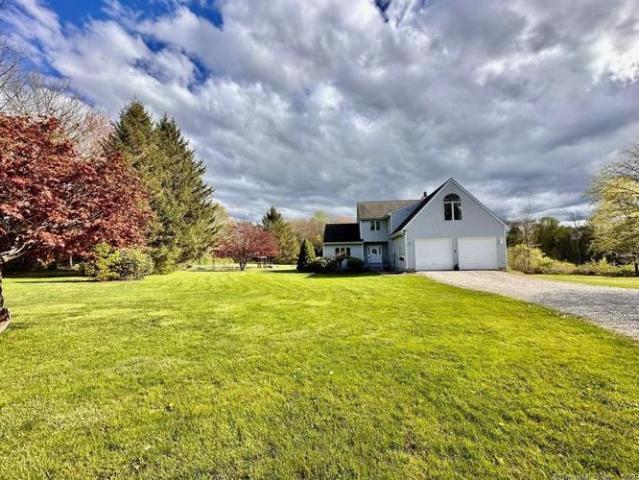 19 West St, Columbia, CT 06237