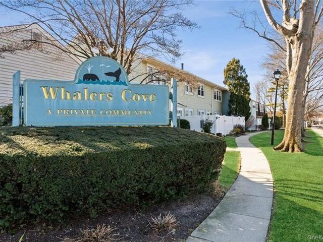 19 Whalers Cv, Babylon, NY 11702