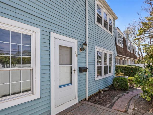 19 Whalers Cove Dr, Babylon, NY 11702 | MLS #986709 | Compass