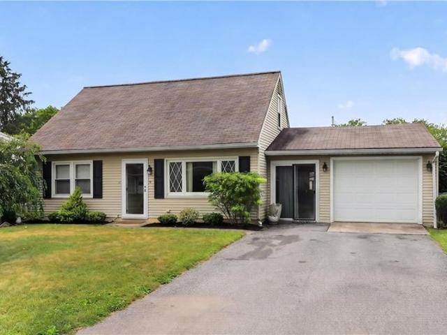 19 Wilden Dr, Palmer Township, PA 18045