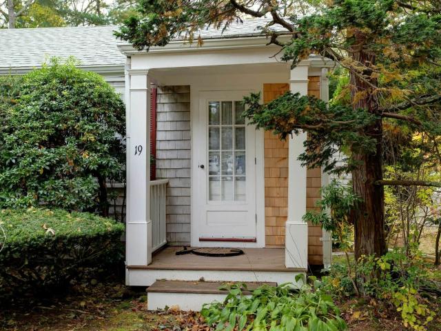19 Woodland Road, Osterville, US, MA