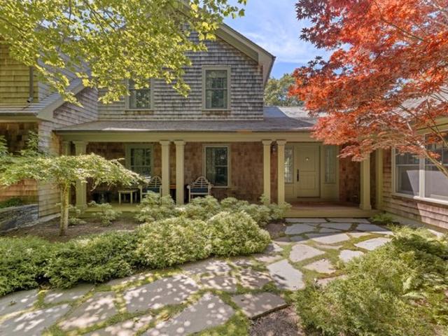 19 Wolf Way, East Hampton, NY 11937