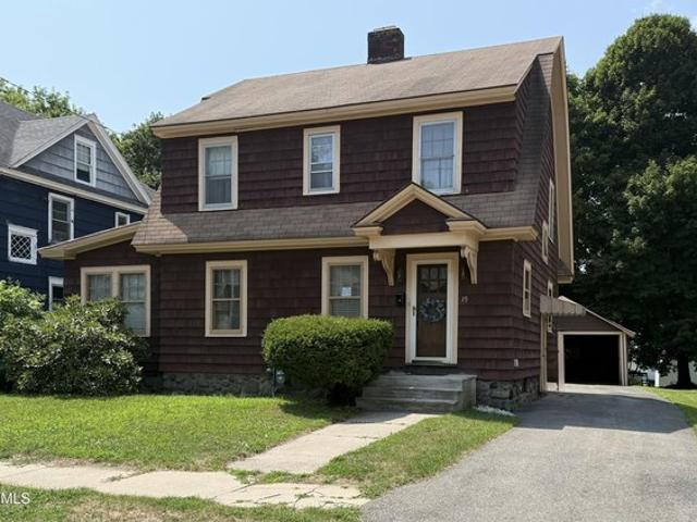 19 Alexander St, Gloversville, NY 12078