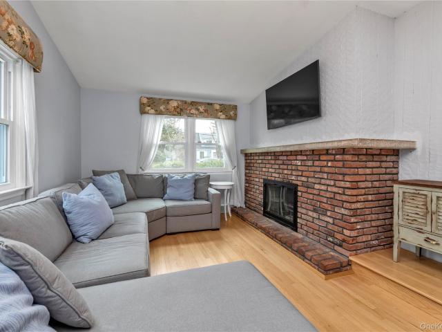 19 Alyssum Avenue