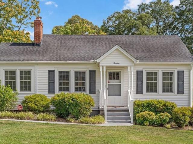 19 Amber Dr, Greenville, SC 29607