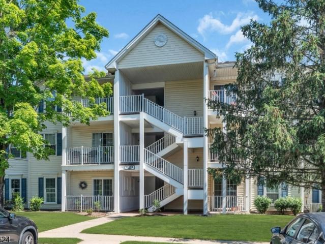 19 Amethyst Way # 19