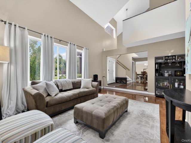 19 Apple Hill Drive