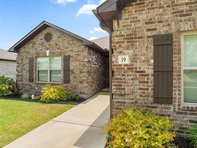 19 Arbor Trail