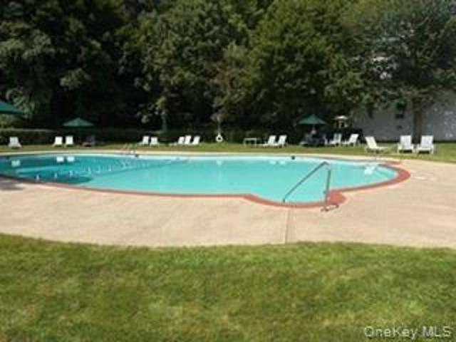 19 Avon Circle D