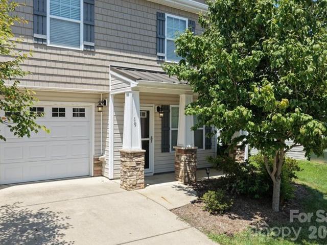 19 Barnett Shoals Dr, Weaverville, NC 28787