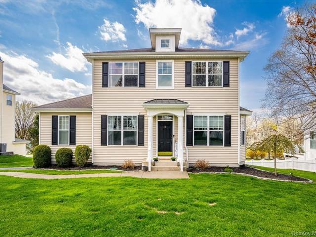 19 Bayberry St, Hopewell Junction, NY 12533