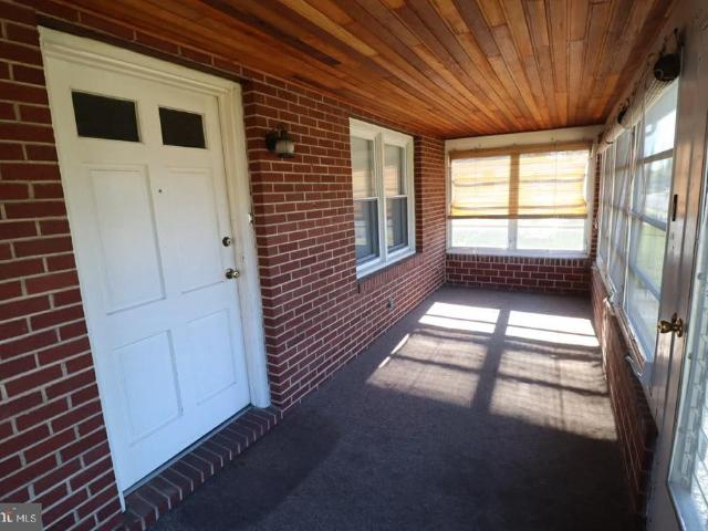 19 Benton Road
