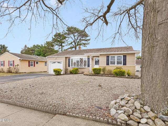 19 Bennington Dr, Toms River, NJ 08757 | MLS #22607 | Compass